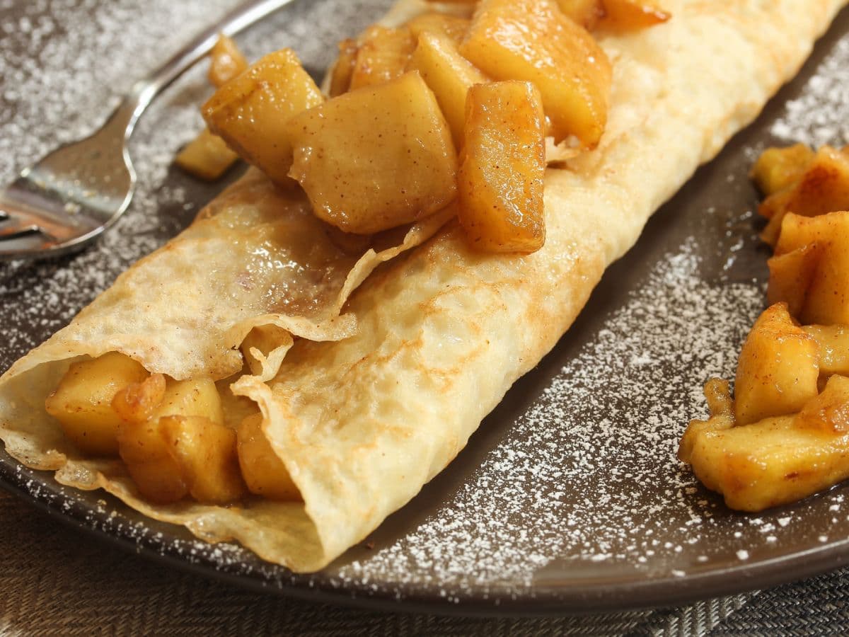 Crave-Worthy Cinnamon Apple Crepe Recipe
