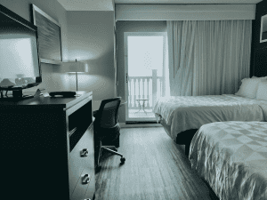 Enjoy This Minneapolis Indoor Water Park at Holiday Inn Maple Grove MN