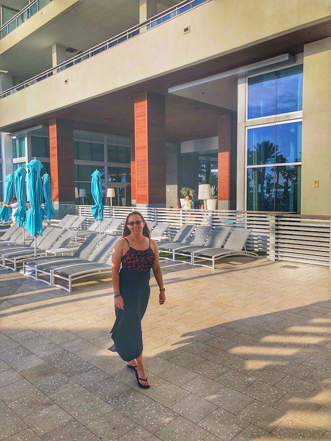 10+ Tips for Visiting a Water Park - What to Wear, Pack, & More