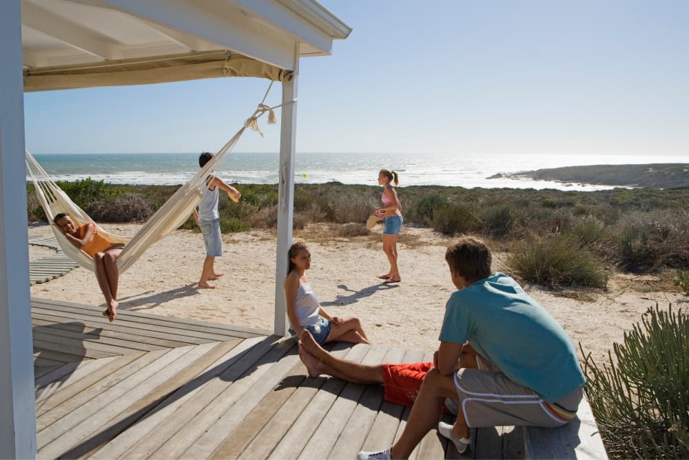 Eager to Travel in 2022? 5 Reasons to Take a Beach Flexcation