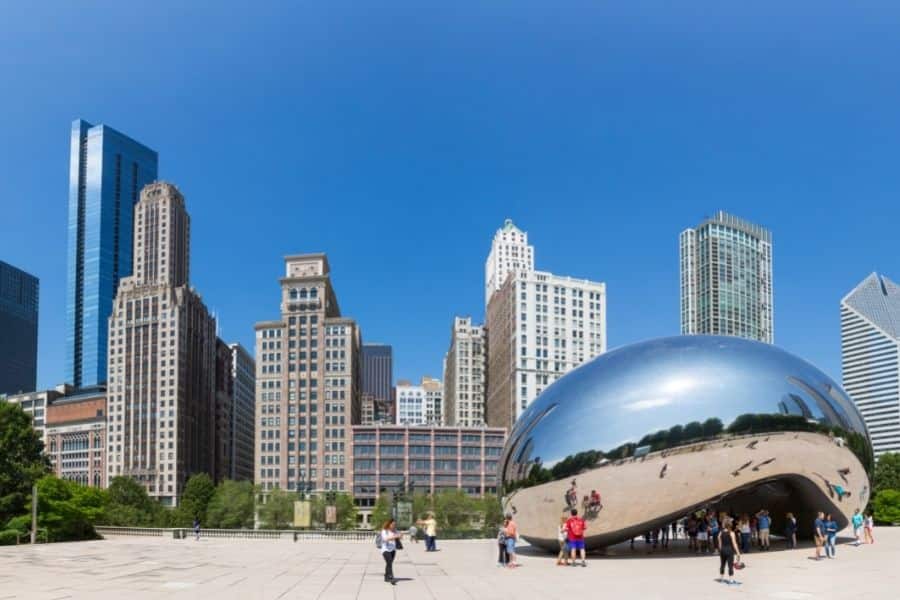15 Best Cheap Midwest Family Vacations and Road Trips To Take This Year