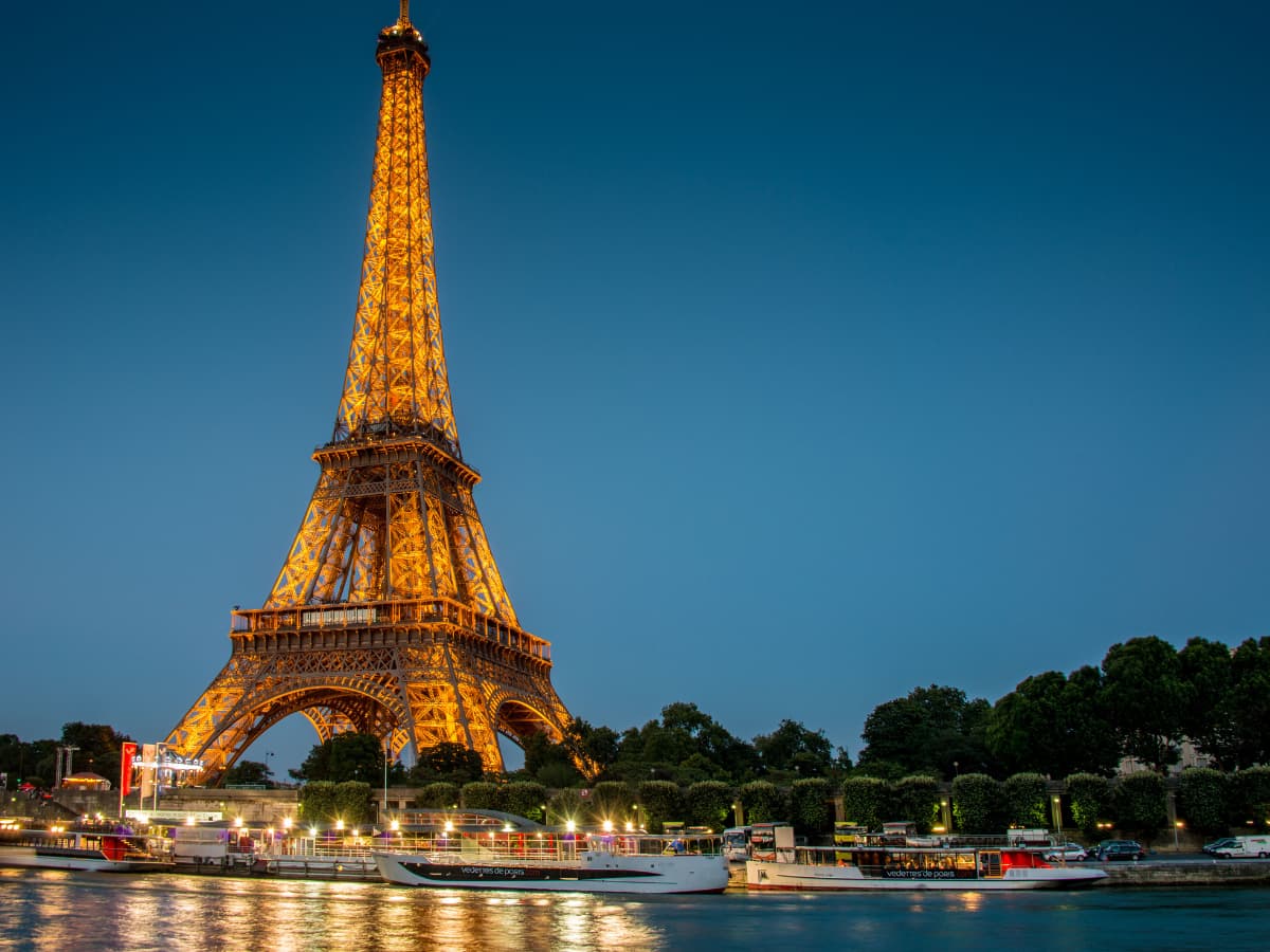 4 Unforgettable Experiences at Famous Monuments in Paris For Families ...