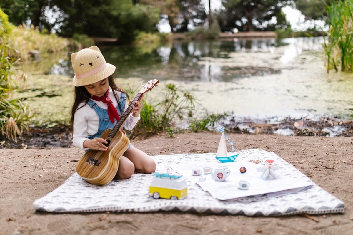 No Need to Leave Home: 14 Creative Outdoor Activities for Backyard Fun