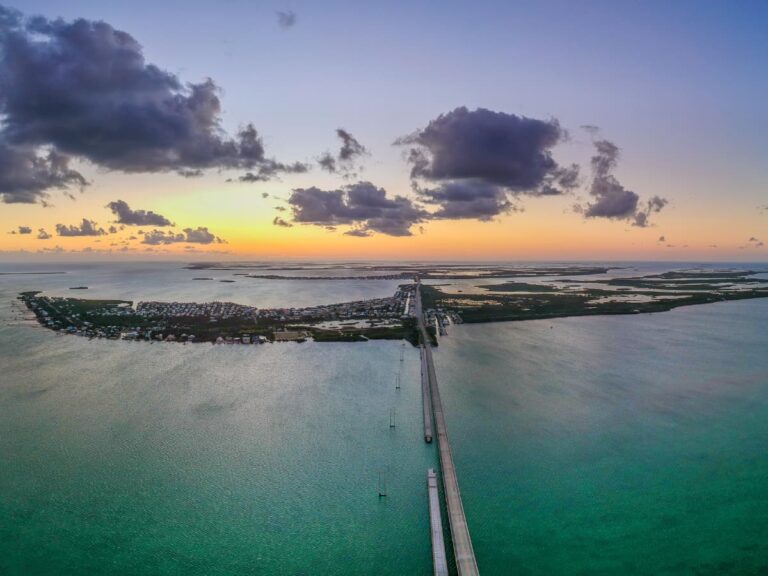 Traveling to the Florida Keys: When Does It Make Sense to Charter a Plane?
