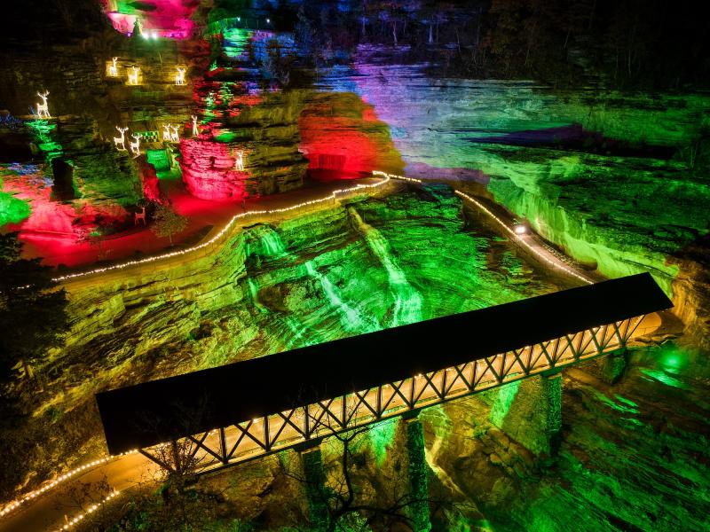 Electric Wonderlands: A Guide to America's Most Spectacular Holiday ...